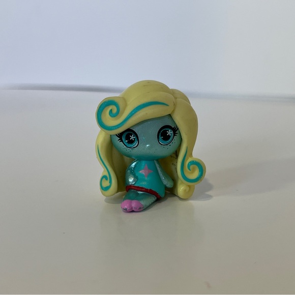 monster high | Toys | Monster High Mini Figure Lagoona Blue Mh Doll ...